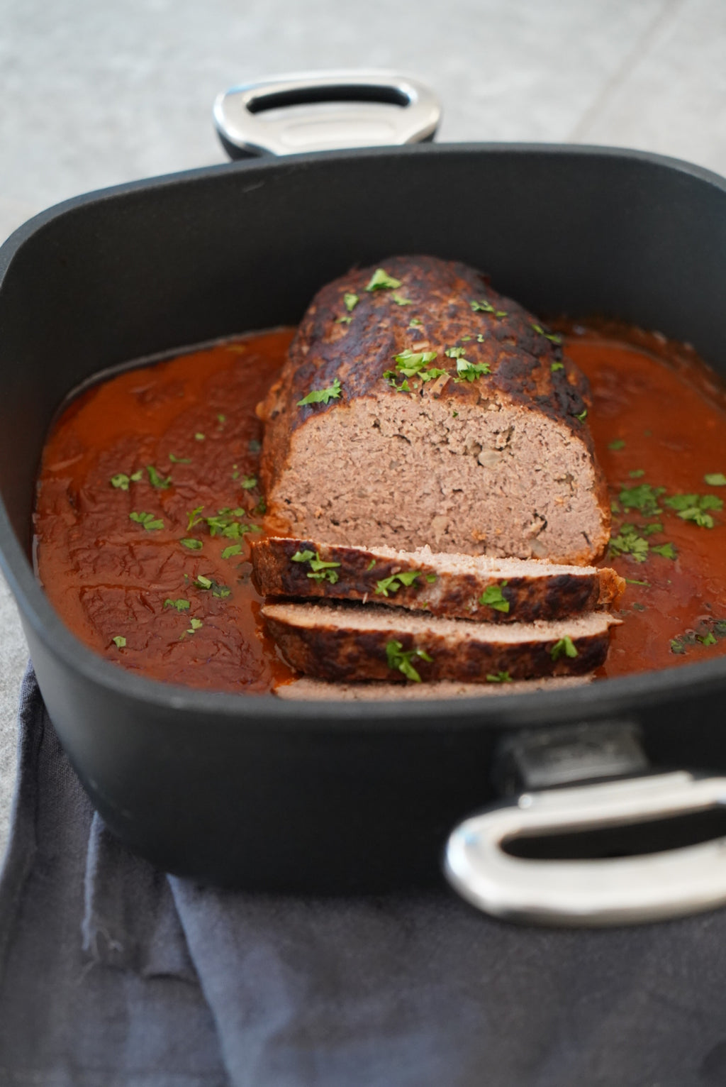 NEU!!!! MaxxGoods Viereck-Bräter Aluguss 28 x 28 x 7 cm in Premium Qua